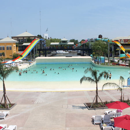 Swimming pools with Artificial Waves for water parks and resorts - Slide
